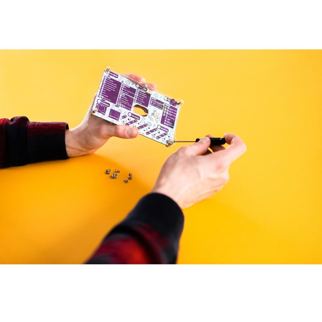Synthia DIY Synth Kit CircuitMess - Noesis Eshop